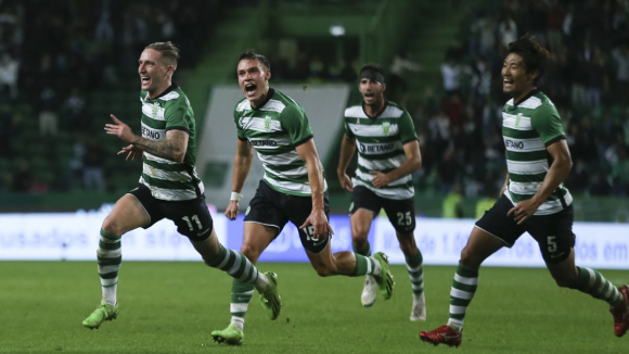 Sporting vence Casa Pia com 'bis' de Paulinho