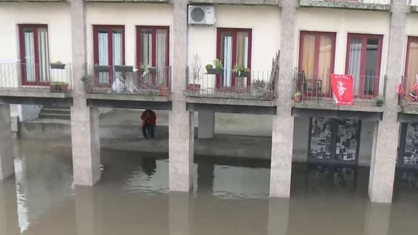 Cheias nas zonas ribeirinhas de Porto e Gaia previsíveis até sábado
