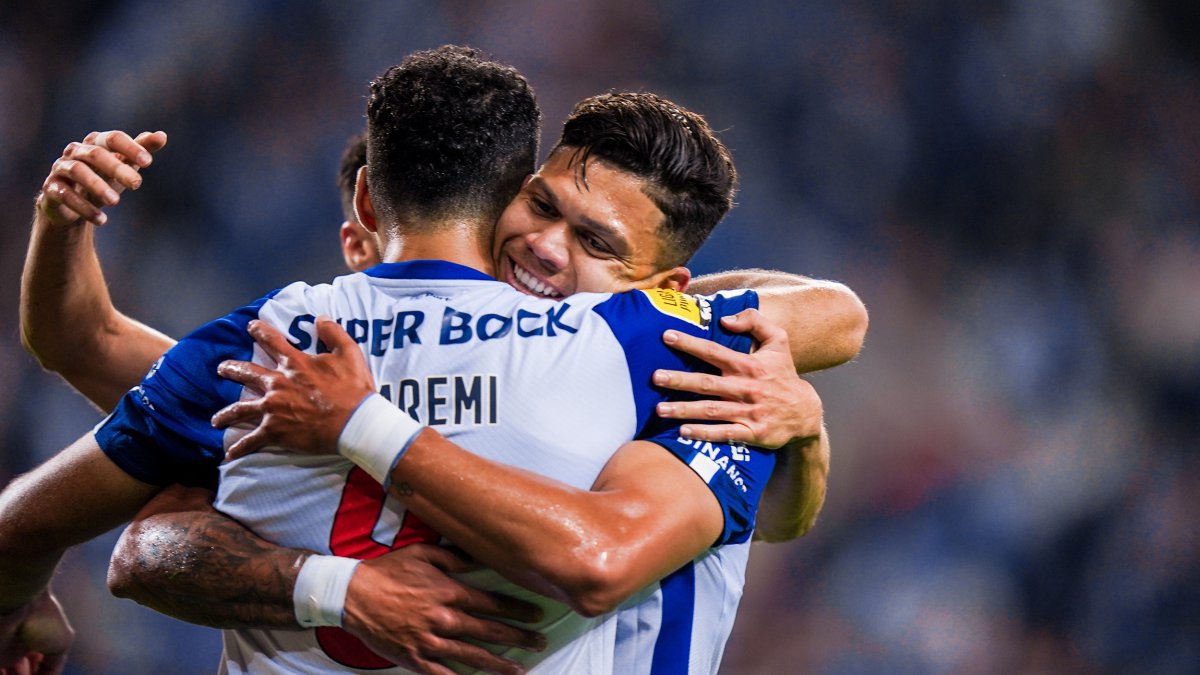 Confira o onze do FC Porto para o Clássico do Dragão desta noite