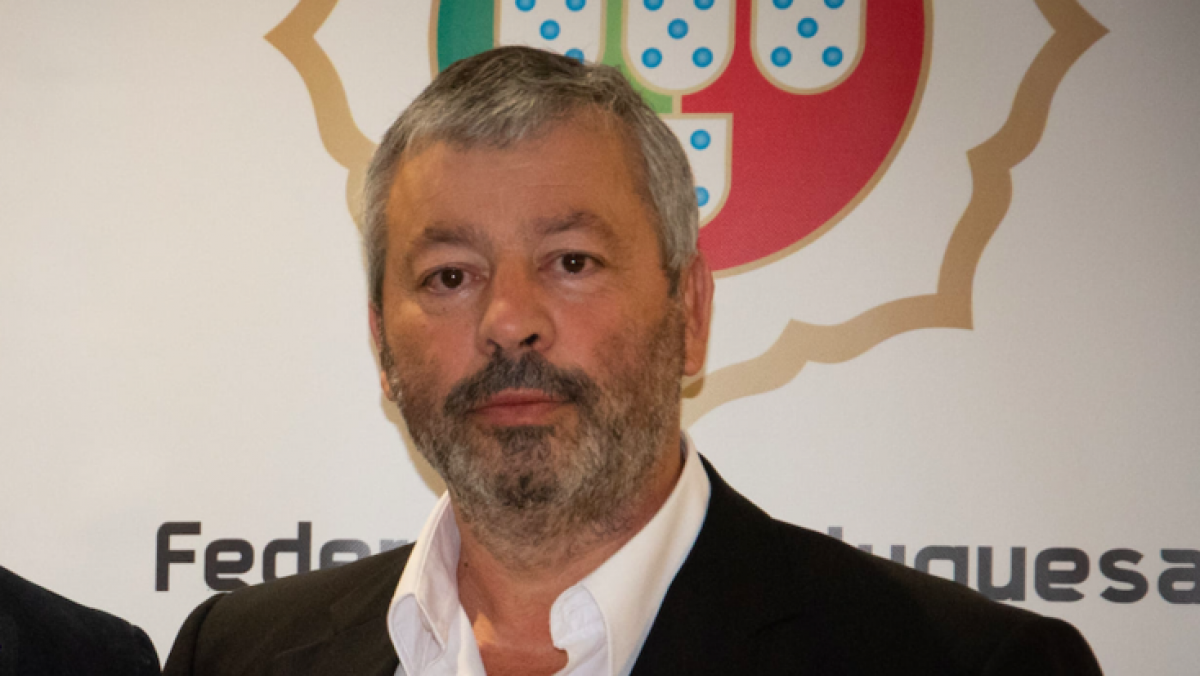 Destituído num dia, candidato no seguinte. Jorge Fernandes de volta à ...