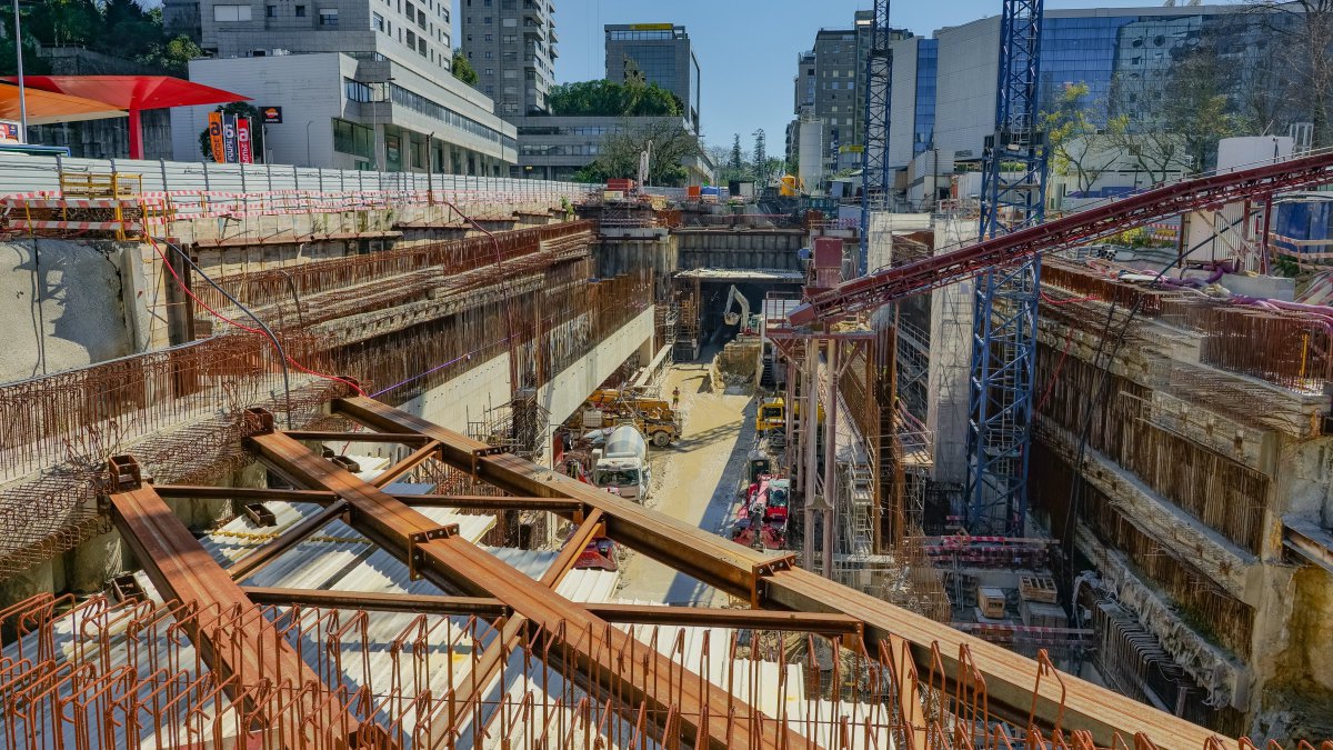 Metro do Porto divulga novas imagens das obras na Praça da Galiza