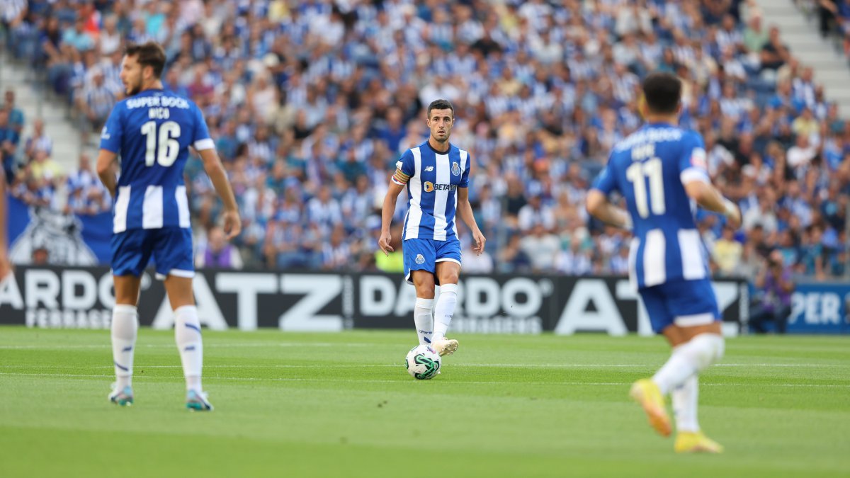 FC Porto mantém-se imbatível na I Liga com vitória sobre Farense