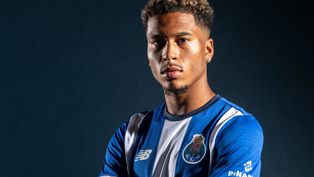 FC Porto: Danny Namaso renova até 2028