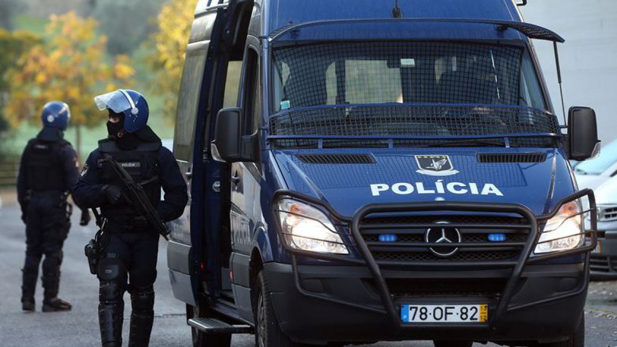 Detidas no Porto 13 pessoas suspeitas de burlar empresas através da ...