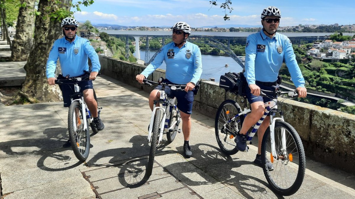 PSP do Porto arranca com patrulhas em bicicleta nas zonas costeiras