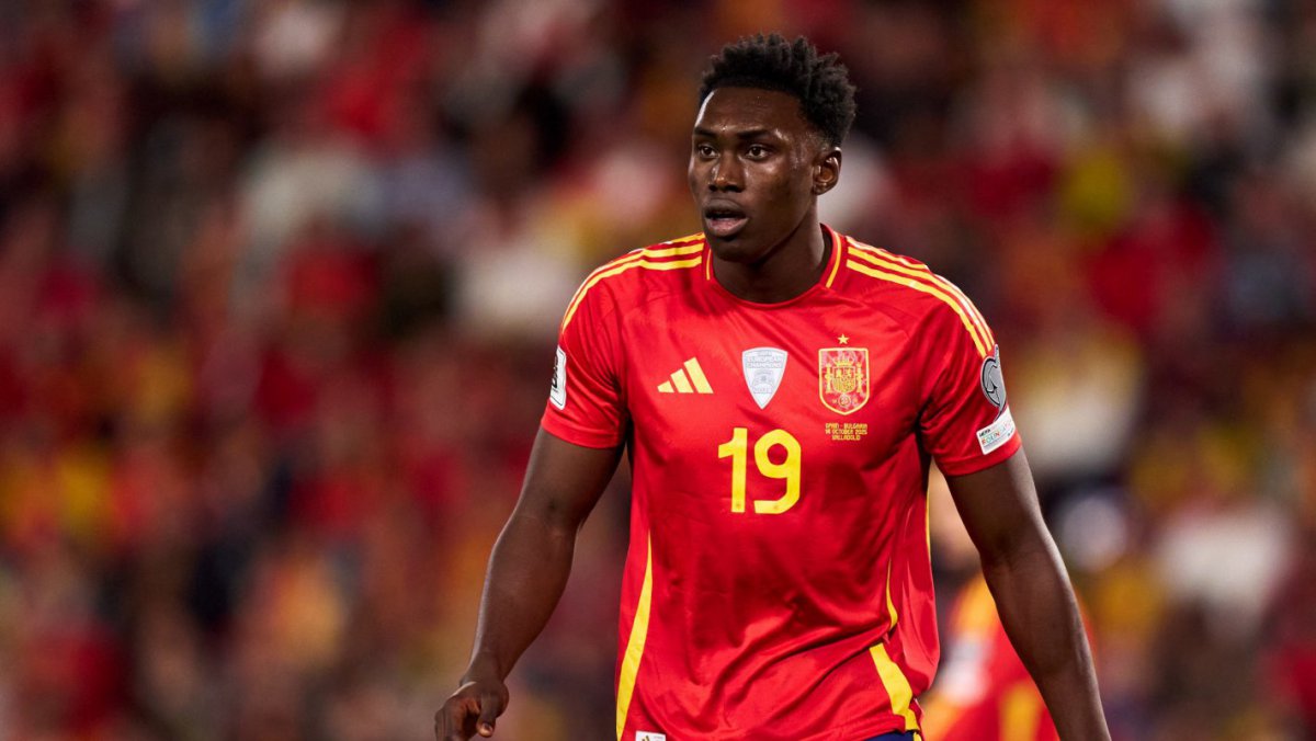 FC Porto: Samu estreia-se a titular por Espanha